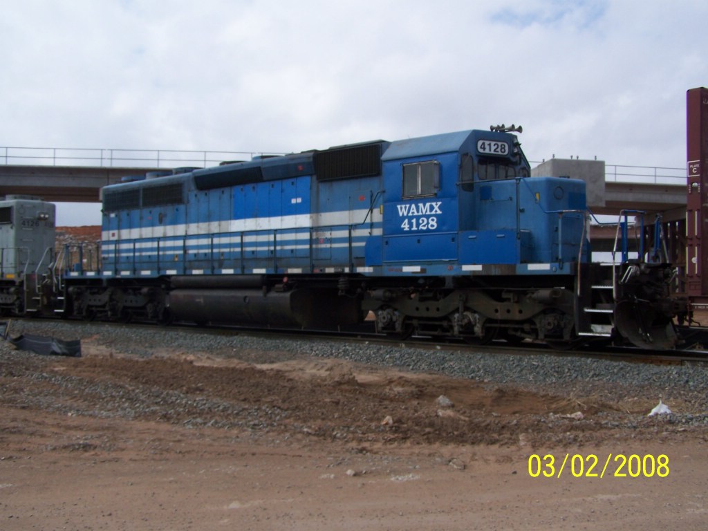 WAMX SD40-2 4128